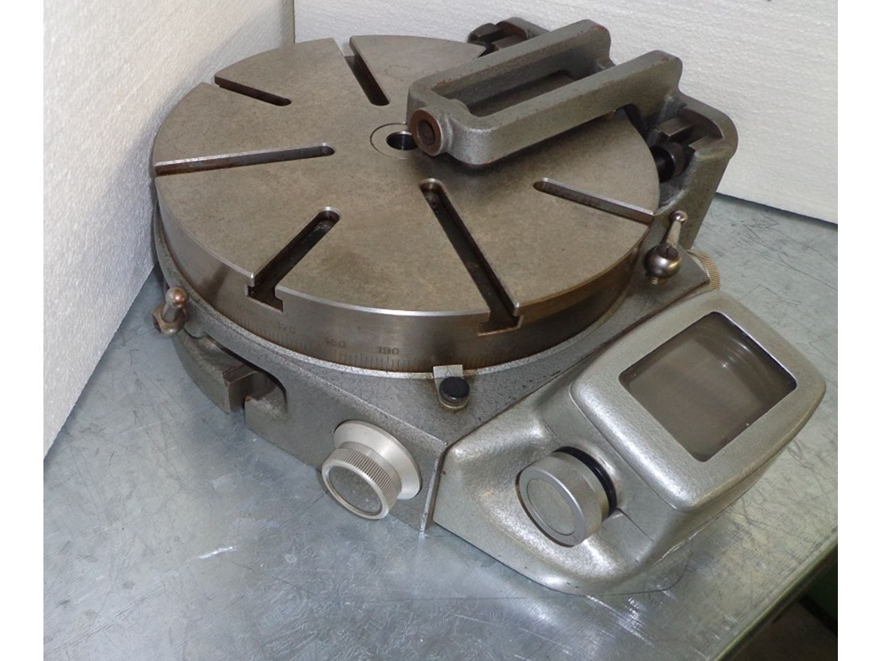 TABLE TOURNANTE DECKEL TYPE 300 – Scemama